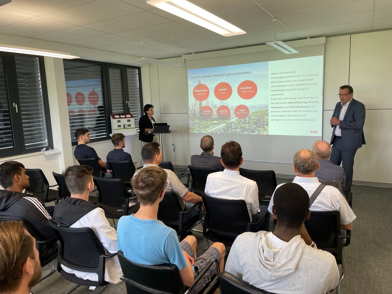 Einblick in die ABB Österreich-Zentrale – HTL Wien 10